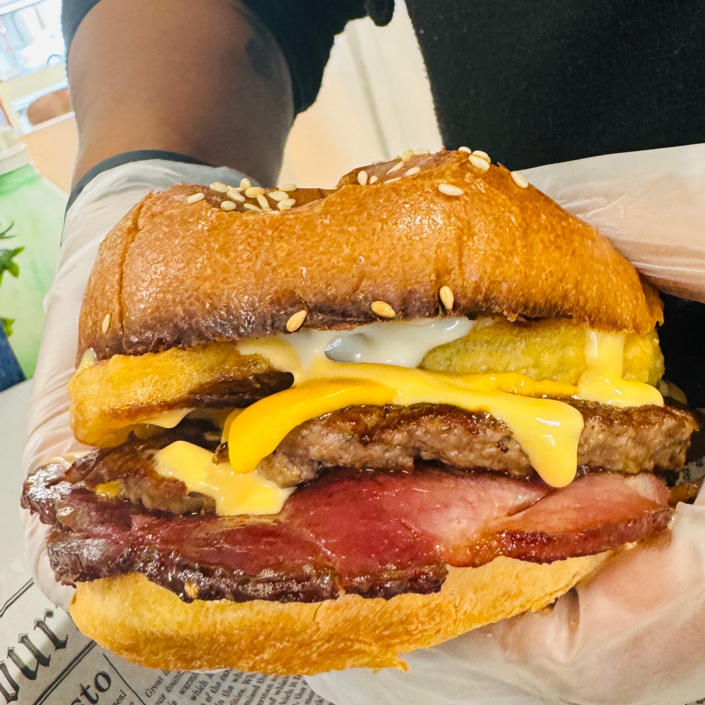 Deluxe Cheesy Burger | Dingers Seafood and Takeaway