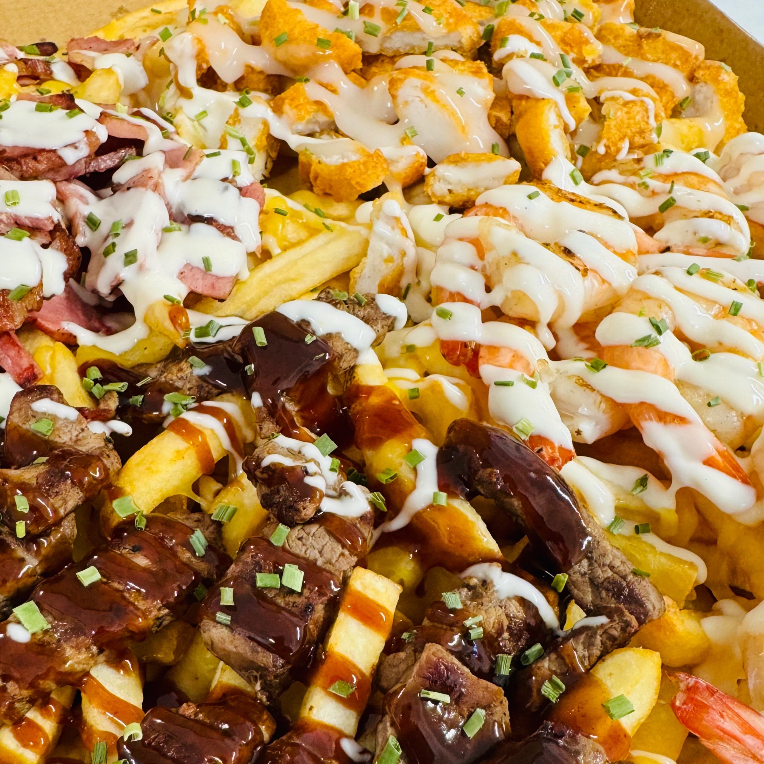 Deluxe Fry Box | Dingers Seafood and Takeaway